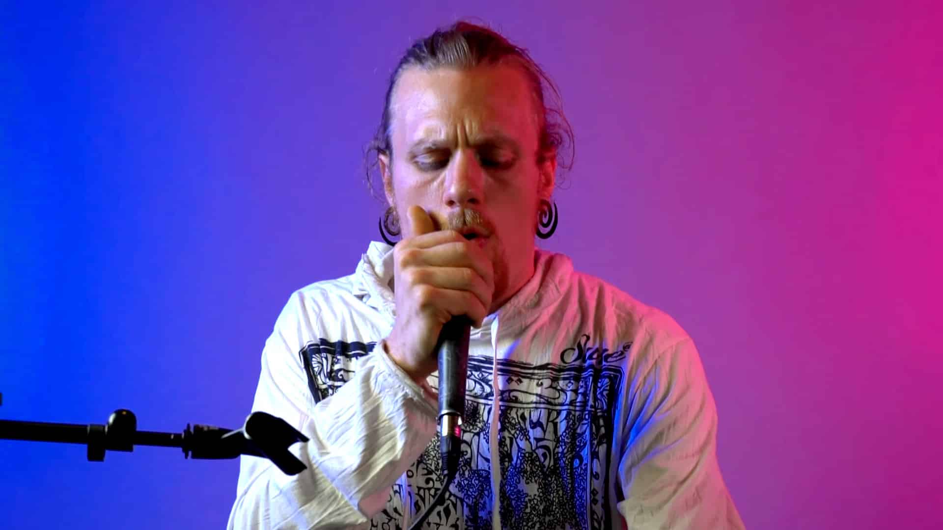 How To Do Deep Bass Throat Singing (from the Overtone Throat Singing ...